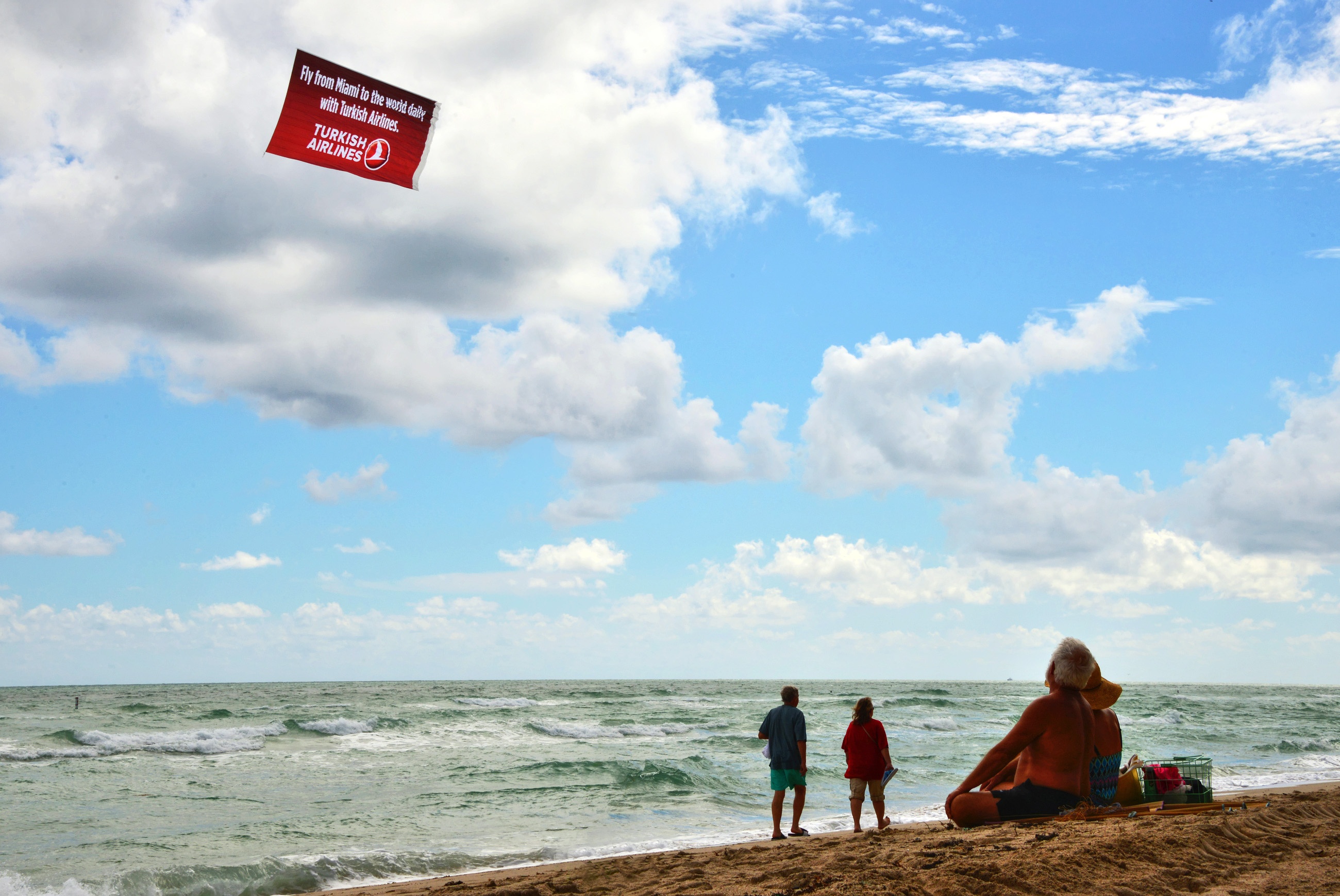 Aerial Banner Advertising in Miami | Van Wagner Aerial - Van Wagner Aerial